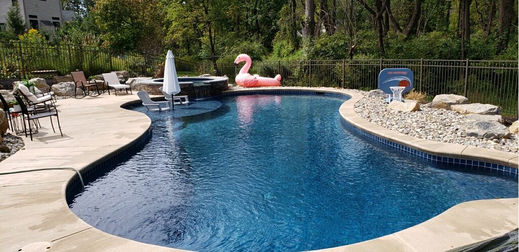 Free Form Pools - B&B Custom Pools